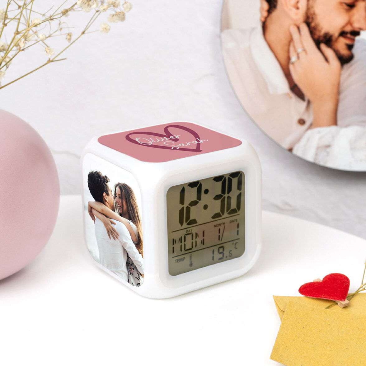 Personalised alarm digital clock cube | Photo alarm clock | Wanapix